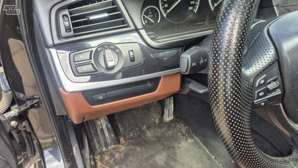 BMW 530 2011 in Marijampole, with an engine capacity of 3.00 L and mileage of 280 thousand km for 3650 €, photo 7 on AUTOMOTO.COM.LV