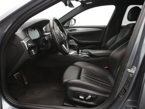BMW 530 2017 in Vilnius, with an engine capacity of 3.00 L and mileage of 210 thousand km for 22199 €, photo 5 on AUTOMOTO.COM.LV