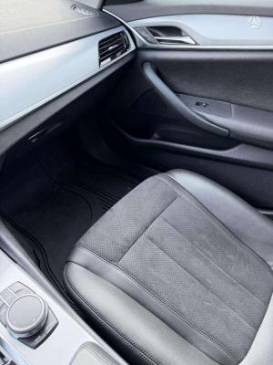 BMW 530 2018 in Vilnius, with an engine capacity of 3.00 L and mileage of 170 thousand km for 19350 €, photo 17 on AUTOMOTO.COM.LV