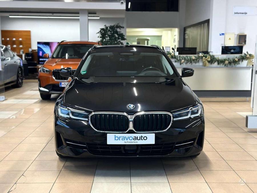 BMW 530 2021 Klaipėda, ar dzinēja tilpumu 2.00 L un nobraukumu 143 tūkst. km par 29771 €, foto 2 vietnē AUTOMOTO.COM.LV