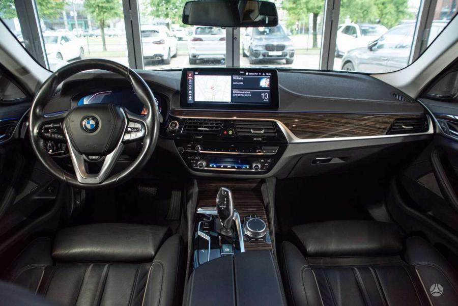 BMW 530 2021 in Kaunas, with an engine capacity of 2.00 L and mileage of 114 thousand km for 31771 €, photo 16 on AUTOMOTO.COM.LV