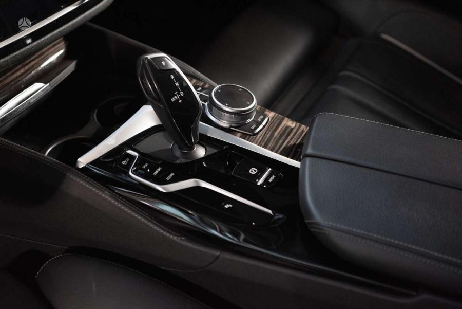 BMW 530 2021 in Kaunas, with an engine capacity of 2.00 L and mileage of 114 thousand km for 31771 €, photo 21 on AUTOMOTO.COM.LV