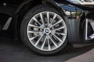 BMW 530 2021 in Kaunas, with an engine capacity of 2.00 L and mileage of 114 thousand km for 31771 €, photo 27 on AUTOMOTO.COM.LV