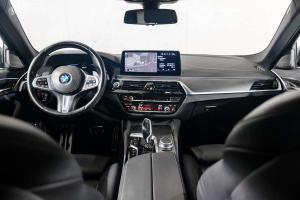 BMW 530 2022 in Vilnius, with an engine capacity of 2.00 L and mileage of 88 thousand km for 39991 €, photo 17 on AUTOMOTO.COM.LV