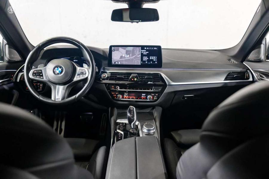 BMW 530 2022 in Vilnius, with an engine capacity of 2.00 L and mileage of 88 thousand km for 39991 €, photo 17 on AUTOMOTO.COM.LV