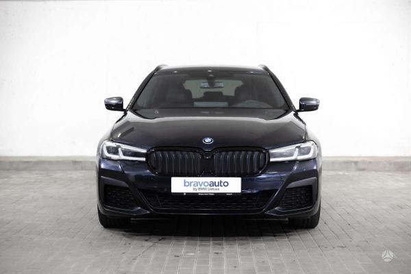 BMW 530 2022 in Vilnius, with an engine capacity of 2.00 L and mileage of 99 thousand km for 36991 €, photo 2 on AUTOMOTO.COM.LV