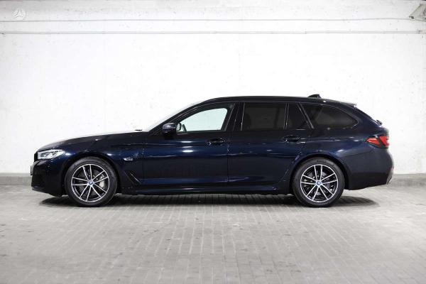 BMW 530 2022 in Vilnius, with an engine capacity of 2.00 L and mileage of 99 thousand km for 36991 €, photo 4 on AUTOMOTO.COM.LV