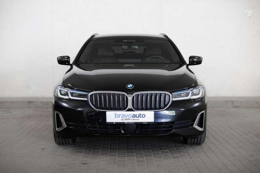 BMW 530 2023 in Vilnius, with an engine capacity of 3.00 L and mileage of 183 thousand km for 29991 €, photo 3 on AUTOMOTO.COM.LV
