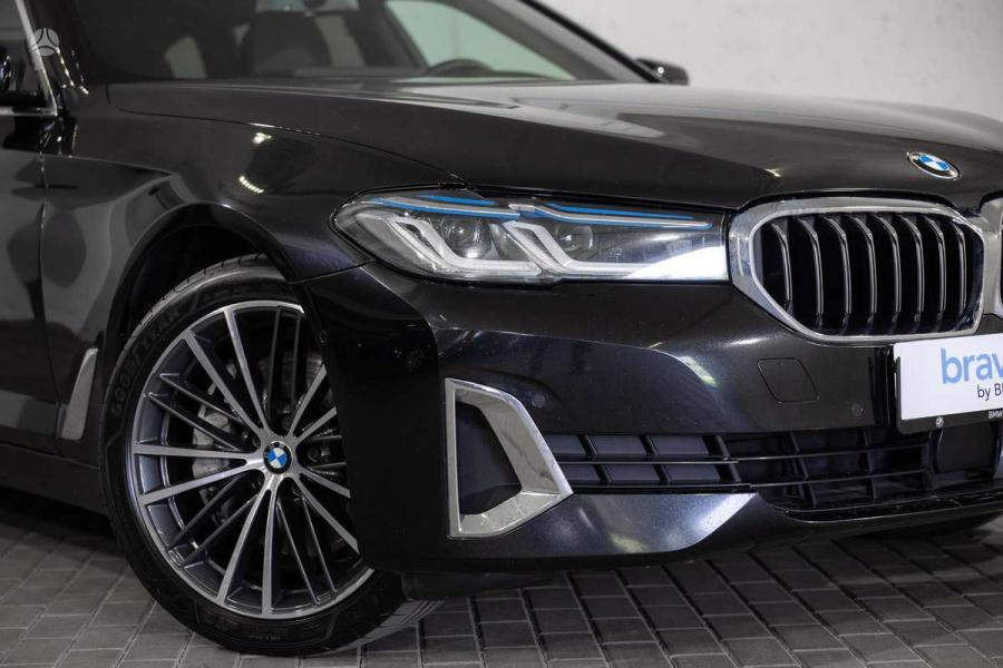 BMW 530 2023 in Vilnius, with an engine capacity of 3.00 L and mileage of 183 thousand km for 29991 €, photo 6 on AUTOMOTO.COM.LV