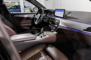 BMW 530 2023 in Vilnius, with an engine capacity of 3.00 L and mileage of 183 thousand km for 29991 €, photo 20 on AUTOMOTO.COM.LV