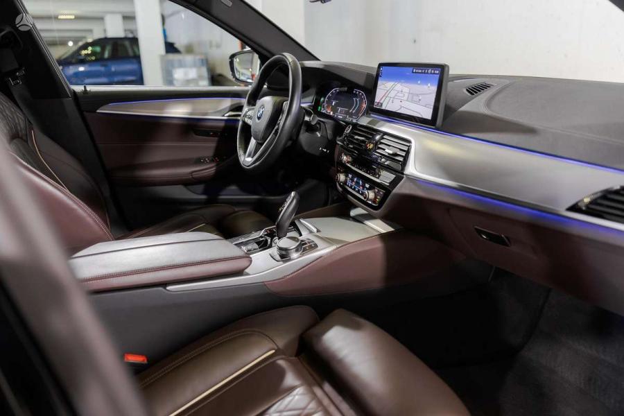 BMW 530 2023 in Vilnius, with an engine capacity of 3.00 L and mileage of 183 thousand km for 29991 €, photo 20 on AUTOMOTO.COM.LV