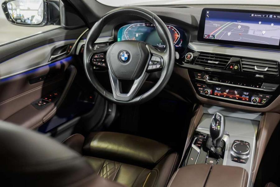 BMW 530 2023 in Vilnius, with an engine capacity of 3.00 L and mileage of 183 thousand km for 29991 €, photo 24 on AUTOMOTO.COM.LV