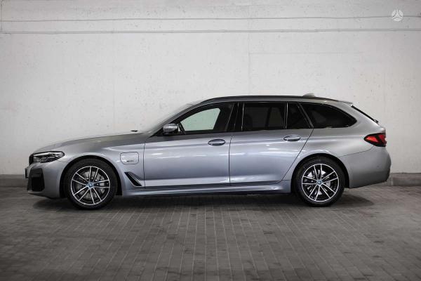 BMW 530 2023 in Vilnius, with an engine capacity of 2.00 L and mileage of 126 thousand km for 33955 €, photo 5 on AUTOMOTO.COM.LV