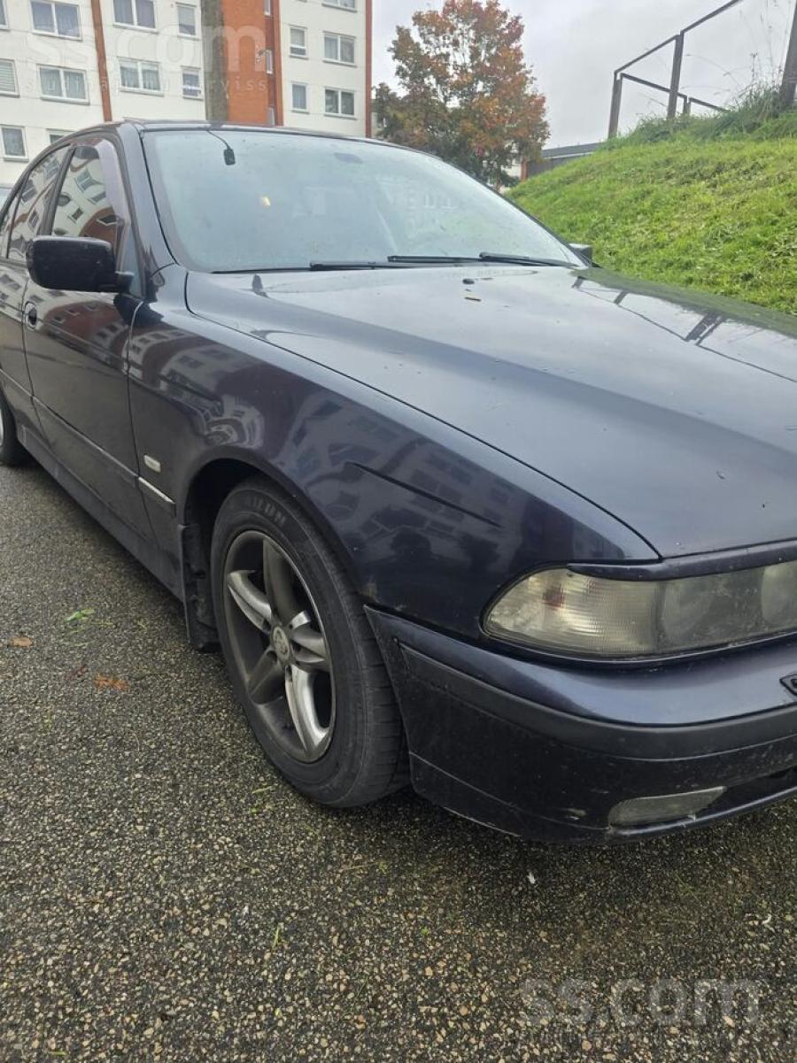 Violet BMW 530 1999 in Rezekne, with an engine capacity of 3.00 L and mileage of 256 thousand km for 2200 €, photo 1 on AUTOMOTO.COM.LV