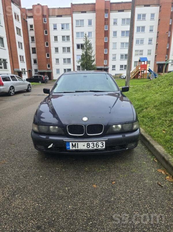 Violets BMW 530 1999 Rēzekne, ar dzinēja tilpumu 3.00 L un nobraukumu 256 tūkst. km par 2200 €, foto 3 vietnē AUTOMOTO.COM.LV