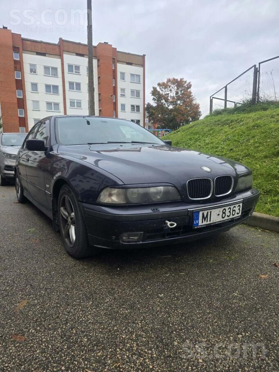 Violet BMW 530 1999 in Rezekne, with an engine capacity of 3.00 L and mileage of 256 thousand km for 2200 €, photo 4 on AUTOMOTO.COM.LV