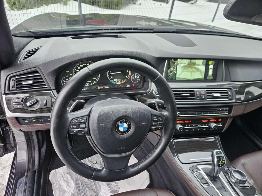 Violet BMW 530 2014 in Kaunas, with an engine capacity of 3.00 L and mileage of 260 thousand km for 11400 €, photo 33 on AUTOMOTO.COM.LV