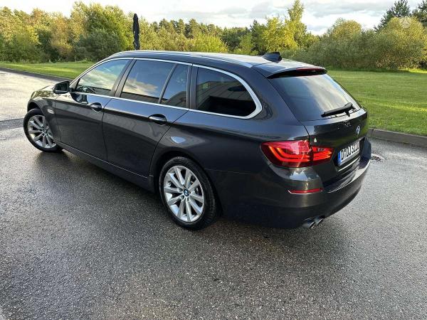 Violet BMW 530 2015 in Utena, with an engine capacity of 3.00 L and mileage of 312 thousand km for 10750 €, photo 8 on AUTOMOTO.COM.LV