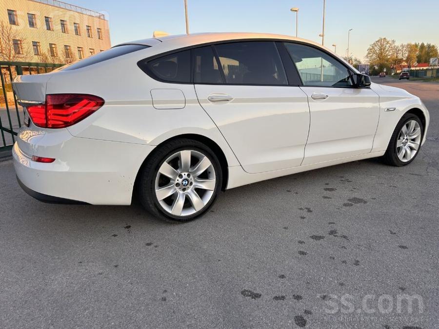 Balts BMW 530 2009 Rīga, ar dzinēja tilpumu 3.00 L un nobraukumu 282 tūkst. km par 8900 €, foto 4 vietnē AUTOMOTO.COM.LV