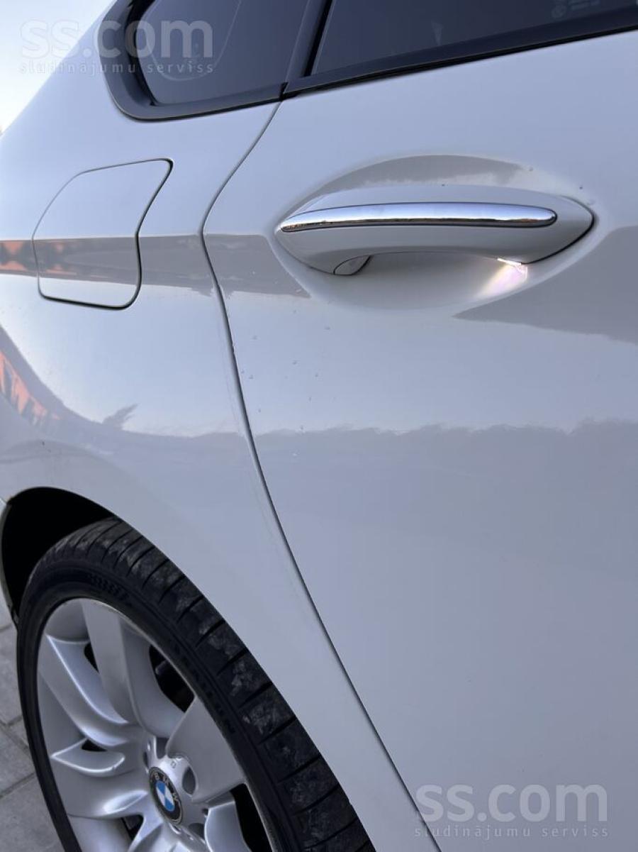 Balts BMW 530 2009 Rīga, ar dzinēja tilpumu 3.00 L un nobraukumu 282 tūkst. km par 8900 €, foto 23 vietnē AUTOMOTO.COM.LV