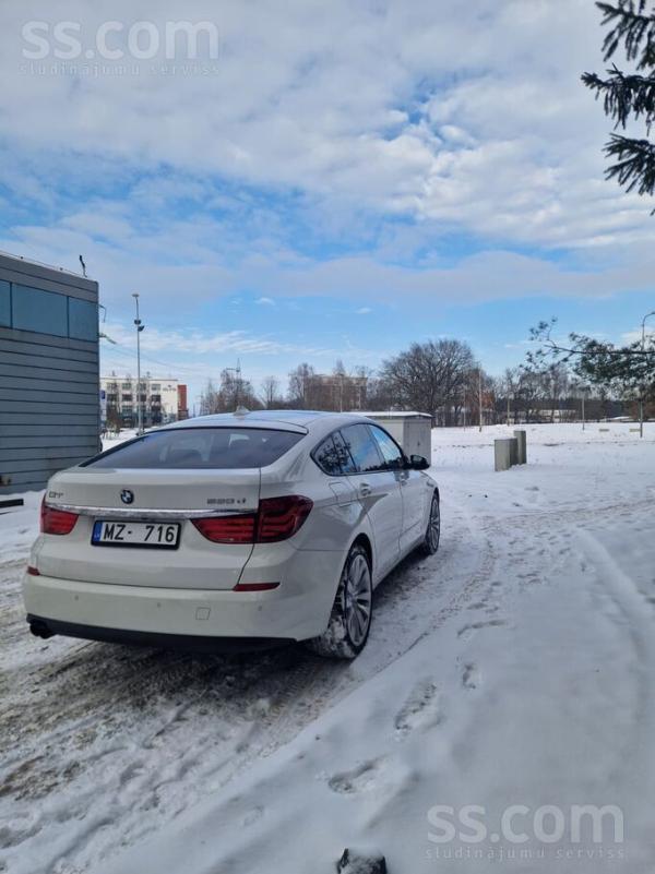 White BMW 530 2010 in Riga, with an engine capacity of 3.00 L and mileage of 247 thousand km for 8500 €, photo 2 on AUTOMOTO.COM.LV