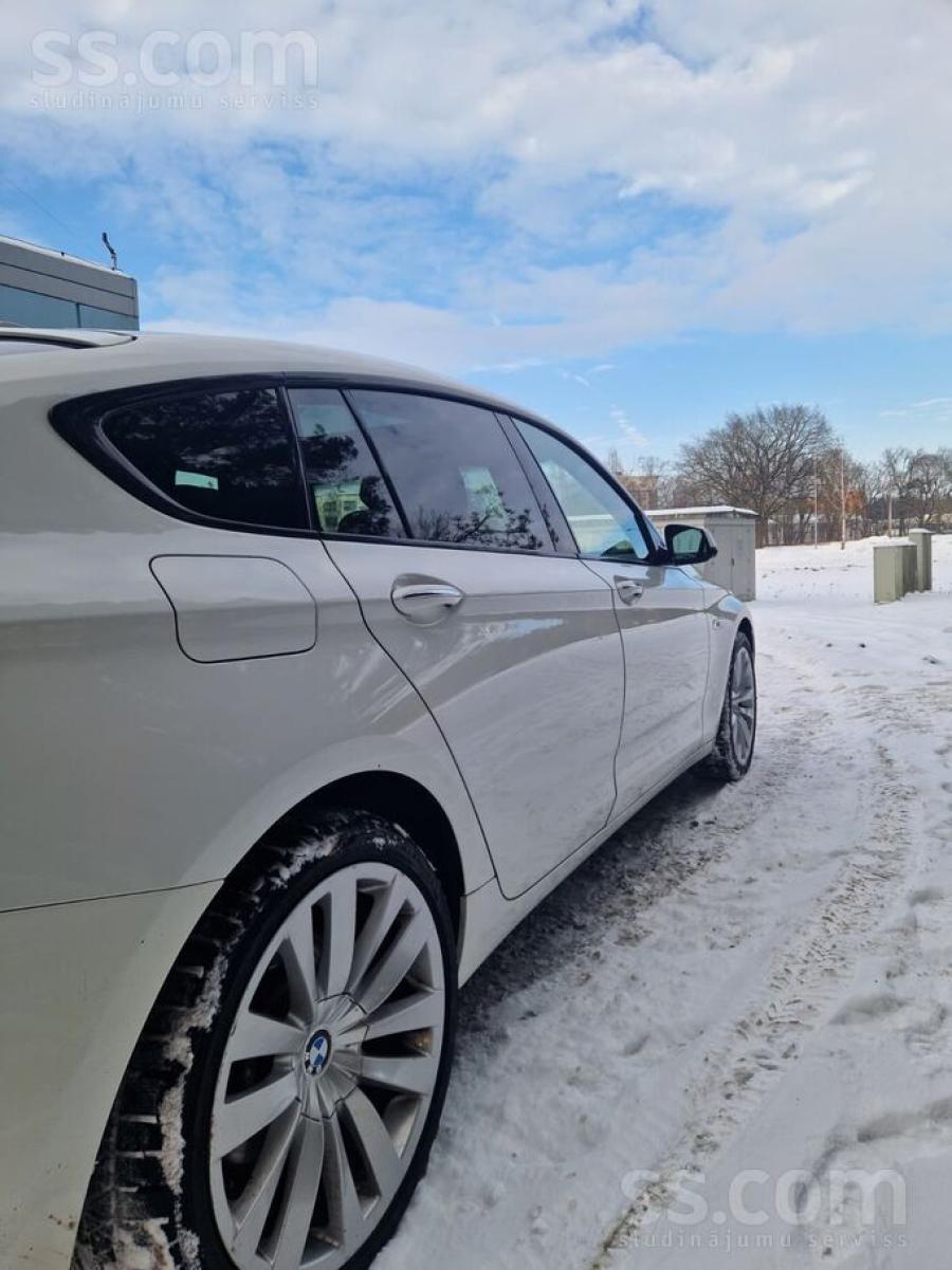 White BMW 530 2010 in Riga, with an engine capacity of 3.00 L and mileage of 247 thousand km for 8500 €, photo 4 on AUTOMOTO.COM.LV