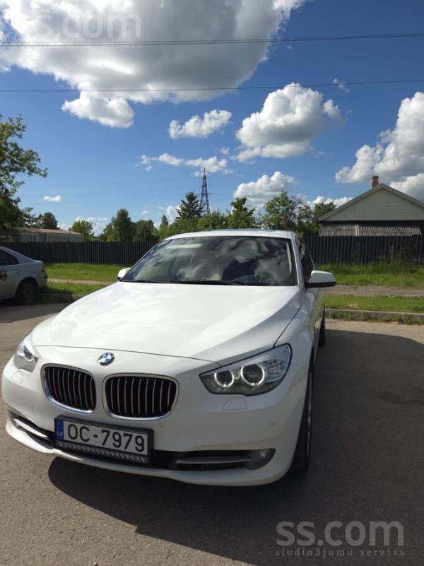 White BMW 530 2010 in Rezekne, with an engine capacity of 3.00 L and mileage of 260 thousand km for 10700 €, photo 1 on AUTOMOTO.COM.LV