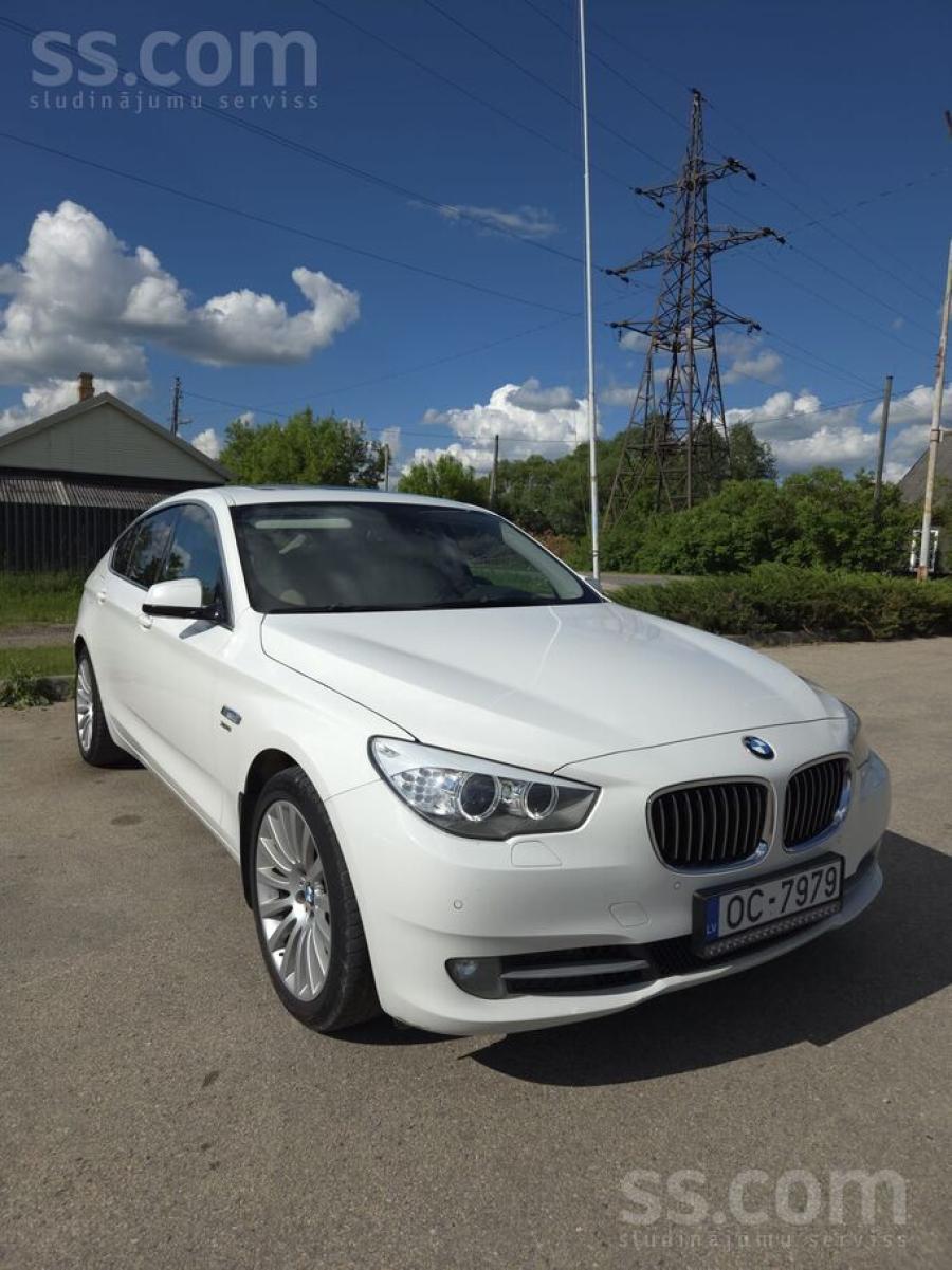 White BMW 530 2010 in Rezekne, with an engine capacity of 3.00 L and mileage of 260 thousand km for 10700 €, photo 3 on AUTOMOTO.COM.LV