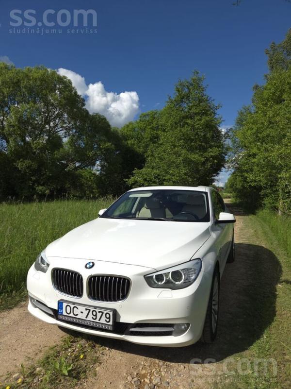 White BMW 530 2010 in Rezekne, with an engine capacity of 3.00 L and mileage of 260 thousand km for 10700 €, photo 5 on AUTOMOTO.COM.LV