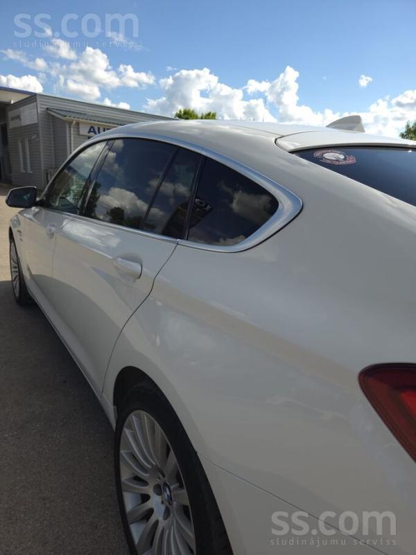 White BMW 530 2010 in Rezekne, with an engine capacity of 3.00 L and mileage of 260 thousand km for 10700 €, photo 6 on AUTOMOTO.COM.LV