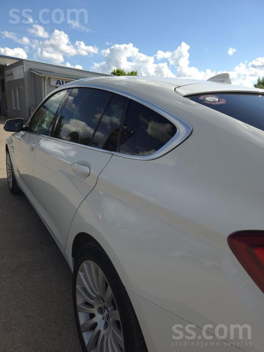 White BMW 530 2010 in Rezekne, with an engine capacity of 3.00 L and mileage of 260 thousand km for 10700 €, photo 7 on AUTOMOTO.COM.LV