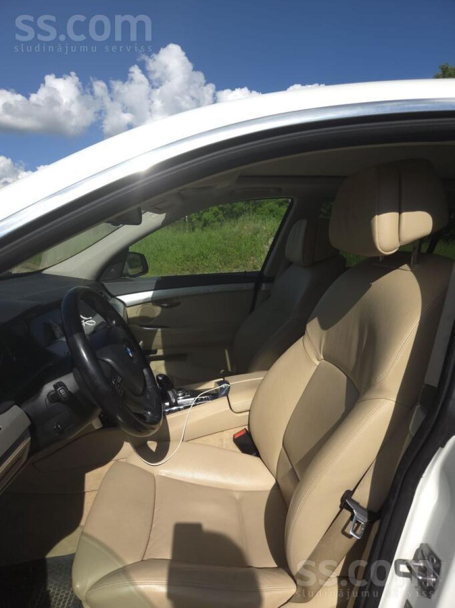 White BMW 530 2010 in Rezekne, with an engine capacity of 3.00 L and mileage of 260 thousand km for 10700 €, photo 11 on AUTOMOTO.COM.LV