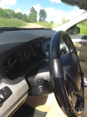 White BMW 530 2010 in Rezekne, with an engine capacity of 3.00 L and mileage of 260 thousand km for 10700 €, photo 12 on AUTOMOTO.COM.LV