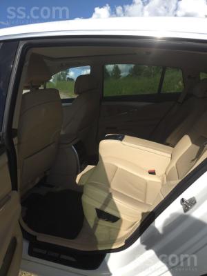 White BMW 530 2010 in Rezekne, with an engine capacity of 3.00 L and mileage of 260 thousand km for 10700 €, photo 13 on AUTOMOTO.COM.LV