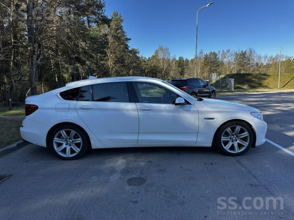 White BMW 530 2010 in Riga, with an engine capacity of 3.00 L and mileage of 295 thousand km for 8790 €, photo 3 on AUTOMOTO.COM.LV