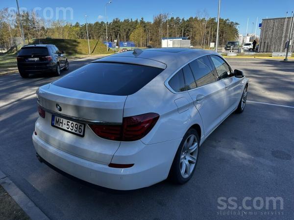 White BMW 530 2010 in Riga, with an engine capacity of 3.00 L and mileage of 295 thousand km for 8790 €, photo 6 on AUTOMOTO.COM.LV