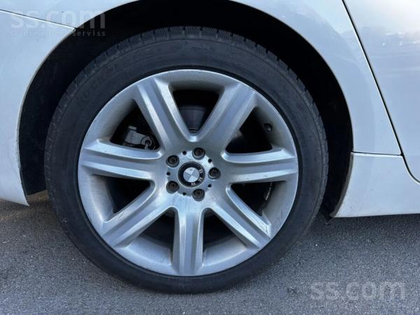 Balts BMW 530 2010 Rīga, ar dzinēja tilpumu 3.00 L un nobraukumu 300 tūkst. km par 8700 €, foto 6 vietnē AUTOMOTO.COM.LV