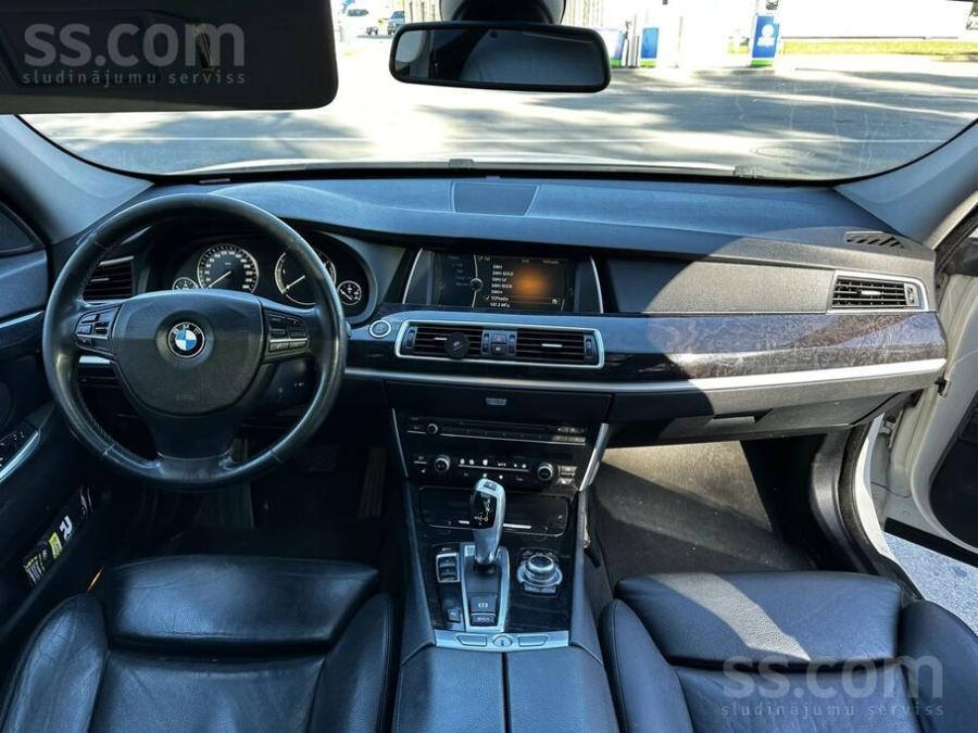 White BMW 530 2010 in Riga, with an engine capacity of 3.00 L and mileage of 300 thousand km for 8700 €, photo 8 on AUTOMOTO.COM.LV