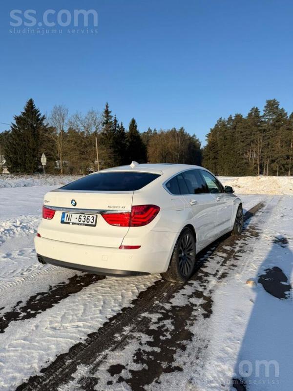 White BMW 530 2011 in Jurmala, with an engine capacity of 3.00 L and mileage of 315 thousand km for 13000 €, photo 6 on AUTOMOTO.COM.LV
