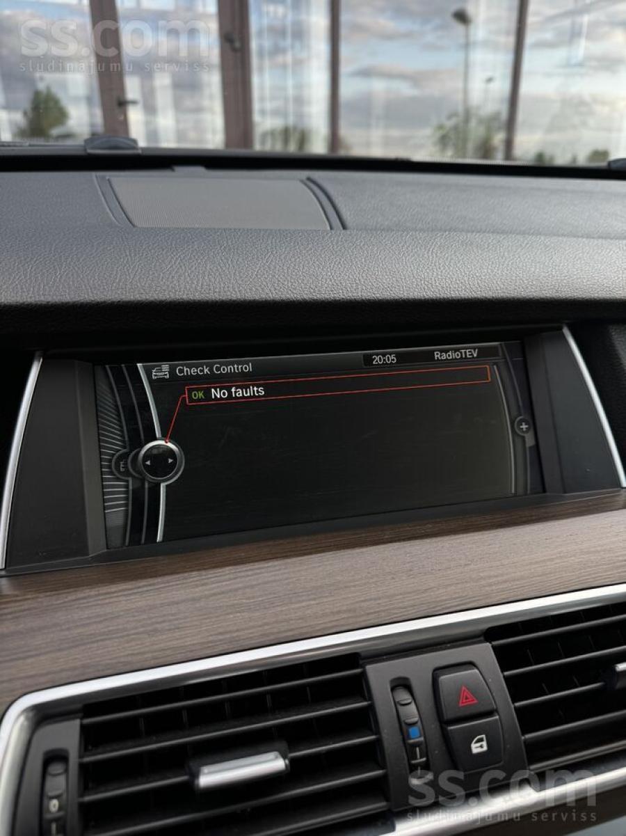 Balts BMW 530 2011 Valmiera, ar dzinēja tilpumu 3.00 L un nobraukumu 307 tūkst. km par 8950 €, foto 12 vietnē AUTOMOTO.COM.LV