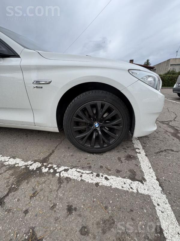 White BMW 530 2011 in Riga, with an engine capacity of 3.00 L and mileage of 278 thousand km for 12000 €, photo 5 on AUTOMOTO.COM.LV