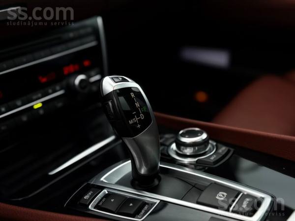 Balts BMW 530 2011 Jūrmala, ar dzinēja tilpumu 3.00 L un nobraukumu 332 tūkst. km par 10500 €, foto 11 vietnē AUTOMOTO.COM.LV