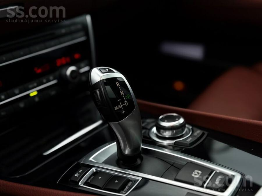 Balts BMW 530 2011 Jūrmala, ar dzinēja tilpumu 3.00 L un nobraukumu 332 tūkst. km par 10500 €, foto 11 vietnē AUTOMOTO.COM.LV