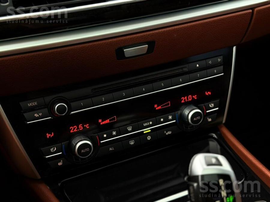 Balts BMW 530 2011 Jūrmala, ar dzinēja tilpumu 3.00 L un nobraukumu 332 tūkst. km par 10500 €, foto 15 vietnē AUTOMOTO.COM.LV