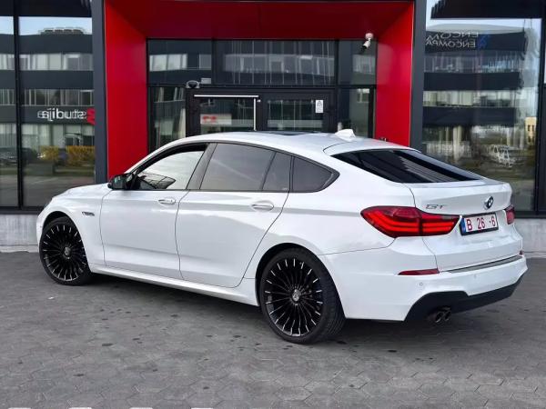 White BMW 530 2014 in Riga, with an engine capacity of 3.00 L and mileage of 227 thousand km for 18499 €, photo 3 on AUTOMOTO.COM.LV