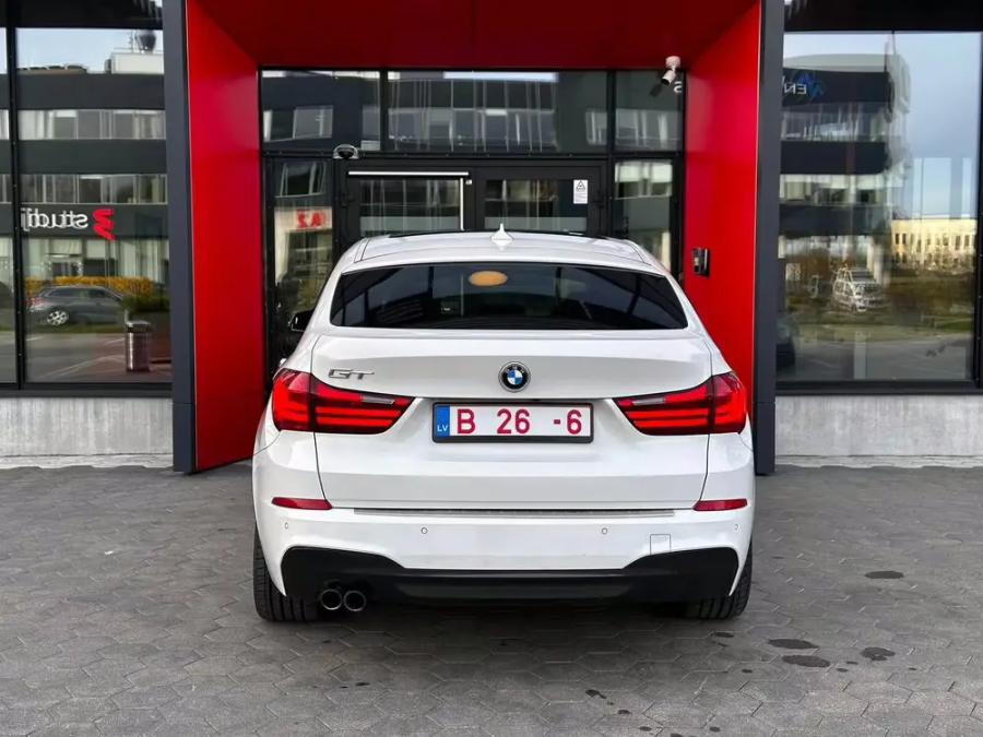 White BMW 530 2014 in Riga, with an engine capacity of 3.00 L and mileage of 227 thousand km for 18499 €, photo 5 on AUTOMOTO.COM.LV