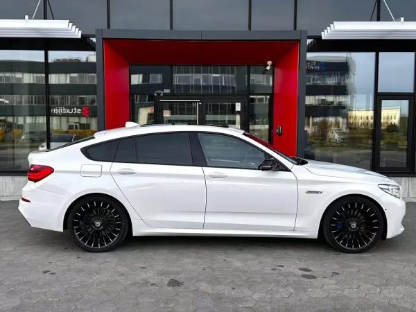 White BMW 530 2014 in Riga, with an engine capacity of 3.00 L and mileage of 227 thousand km for 18499 €, photo 6 on AUTOMOTO.COM.LV