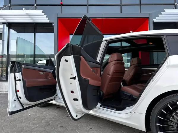 White BMW 530 2014 in Riga, with an engine capacity of 3.00 L and mileage of 227 thousand km for 18499 €, photo 8 on AUTOMOTO.COM.LV