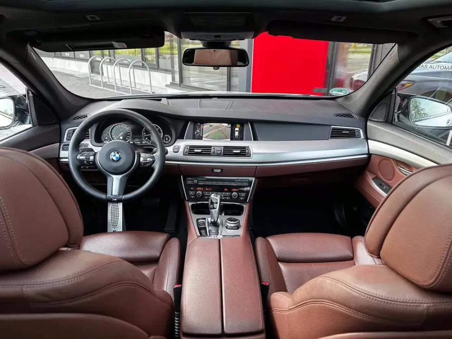 White BMW 530 2014 in Riga, with an engine capacity of 3.00 L and mileage of 227 thousand km for 18499 €, photo 11 on AUTOMOTO.COM.LV