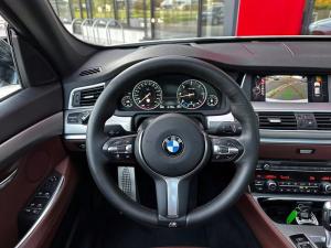 White BMW 530 2014 in Riga, with an engine capacity of 3.00 L and mileage of 227 thousand km for 18499 €, photo 14 on AUTOMOTO.COM.LV